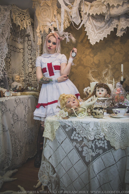 Wonderland White Rabbit – Gloomth & the Cult of Melancholy